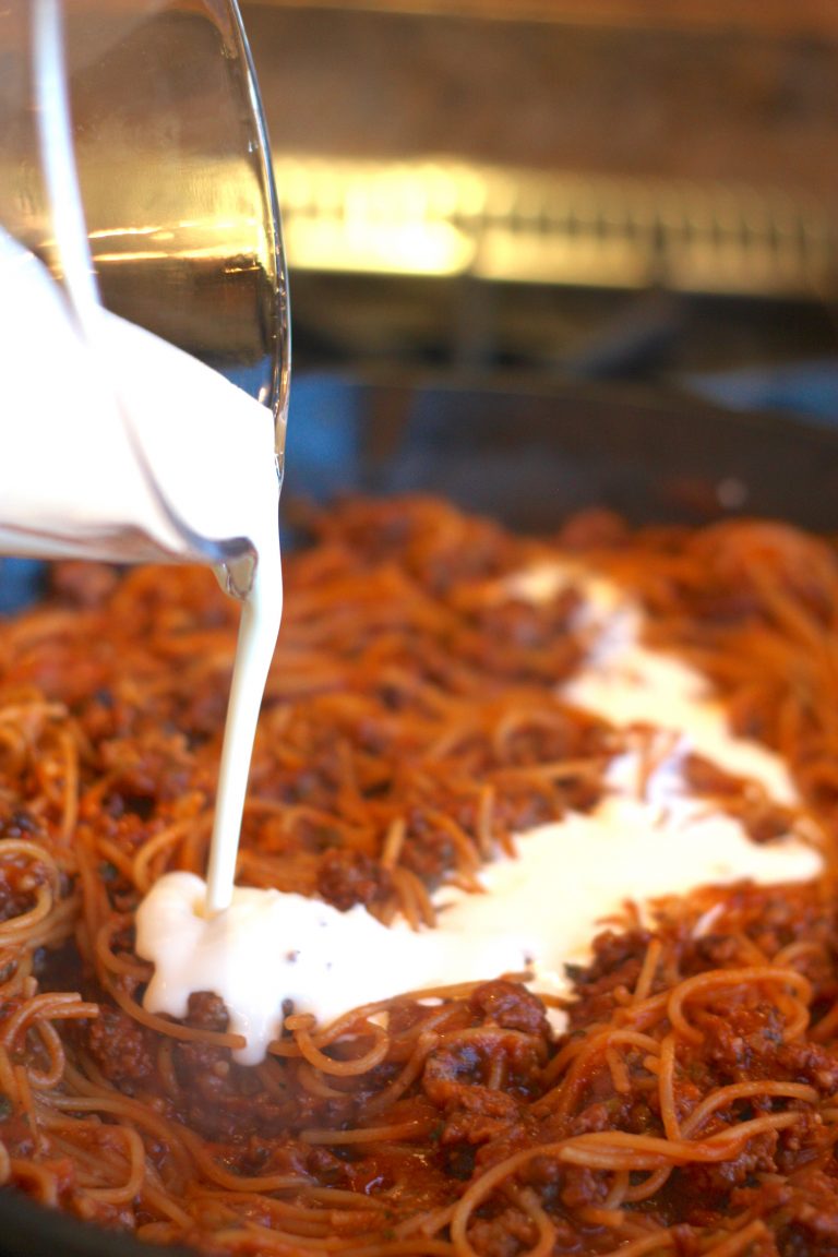 Sugar Pie Farmhouse » Blog Archive » Aunt Ruthie’s Hillbilly Spaghetti Pie